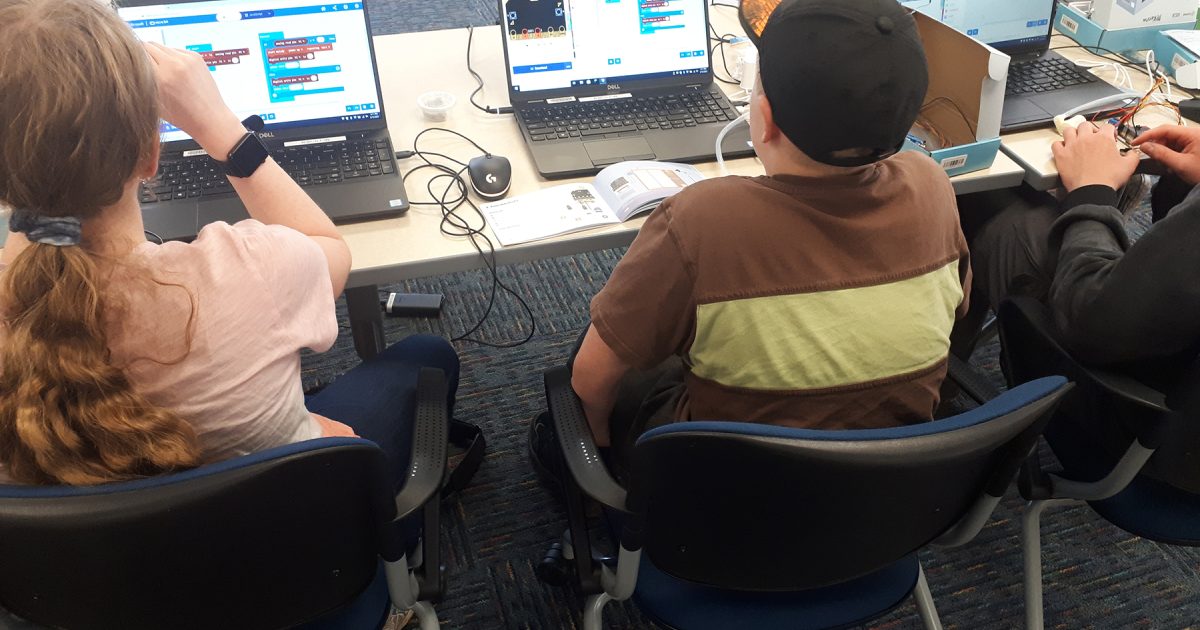 Library Tech Clubs Give Sundre Students a Leg Up! | Xplore
